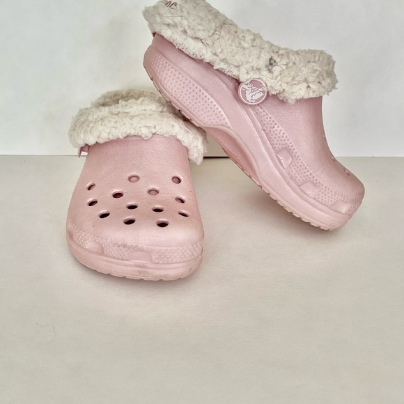 CROCS | Shoes | Crocs Soft Pink Fleecelined Clogs | Poshmark